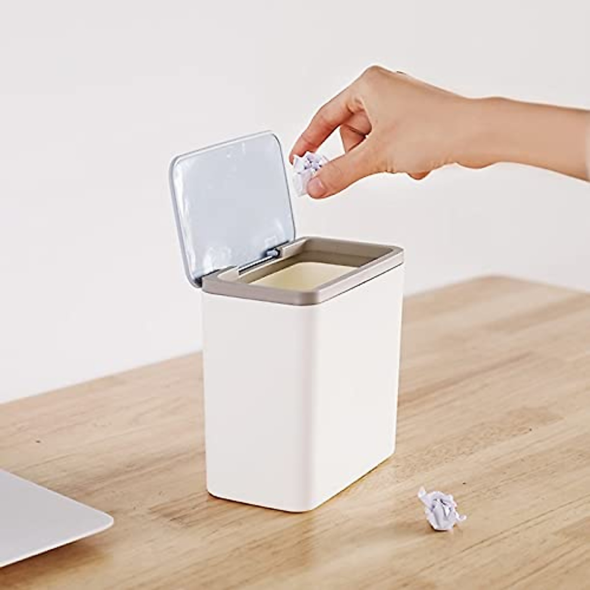 MYRRHE Cans, Square Mini Small Waste Bin Desktop Garbage Basket Home Table Plastic Office Supplies Trash Can Dustbin Sundries Barrel Box New (Color : Blue)