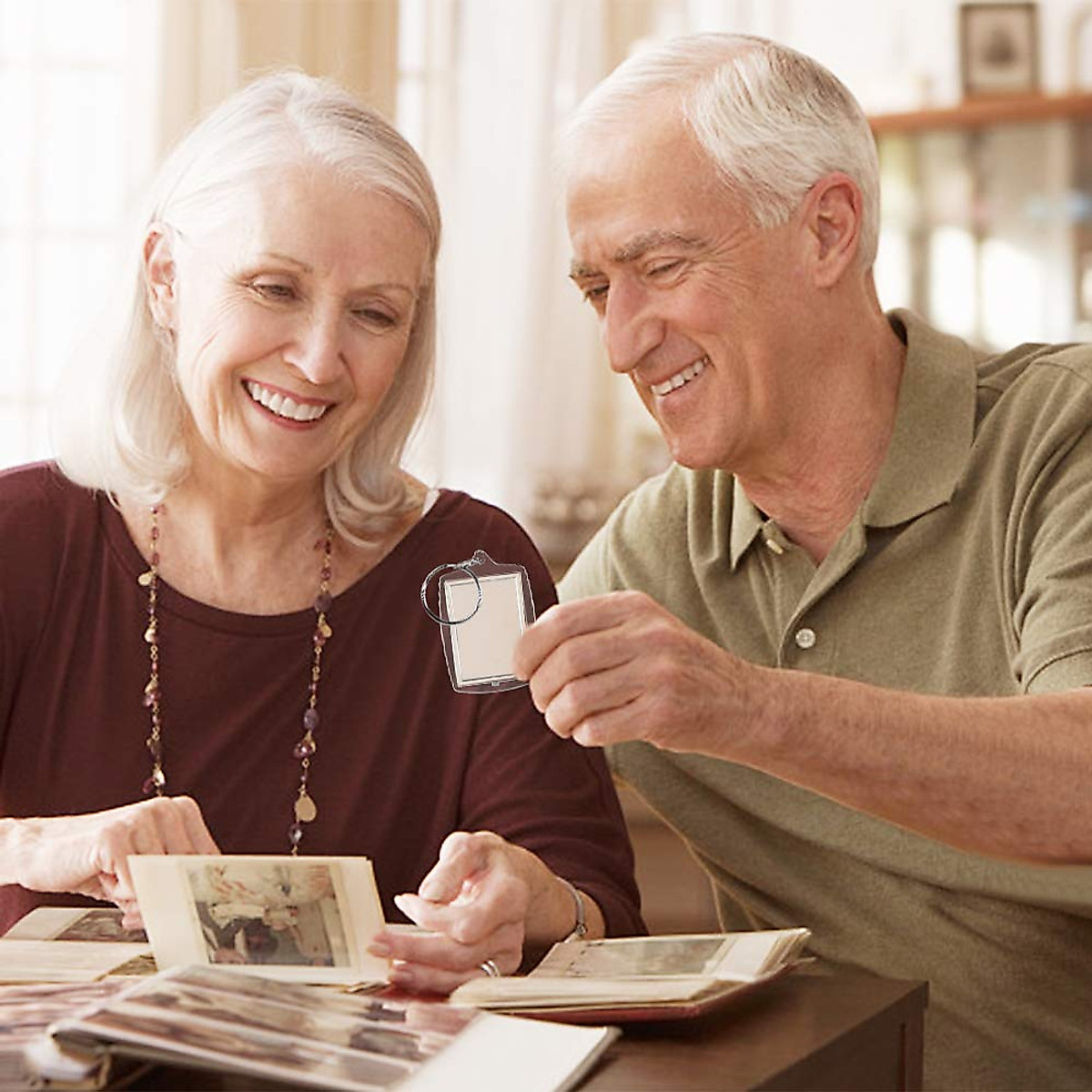 Kulannder 30 PCS Photo Insert Keychains, Acrylic Clear Blank Keyrings Picture Frame Keyring with Split Ring for Personalised Custom and Passport Photo Size, 1.57 Inch by 2.36 Inch