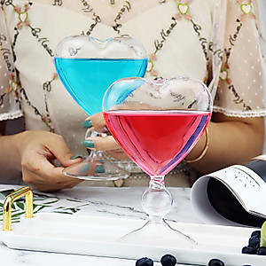DOITOOL 2PCS Clear Cocktail Glasses Heart Shaped, Cocktail Wine Glass Set of 2 Unique Champagne Glasses Heart Shape Martini Goblet Cups Glassware for KTV Home Bar Club Restaurant