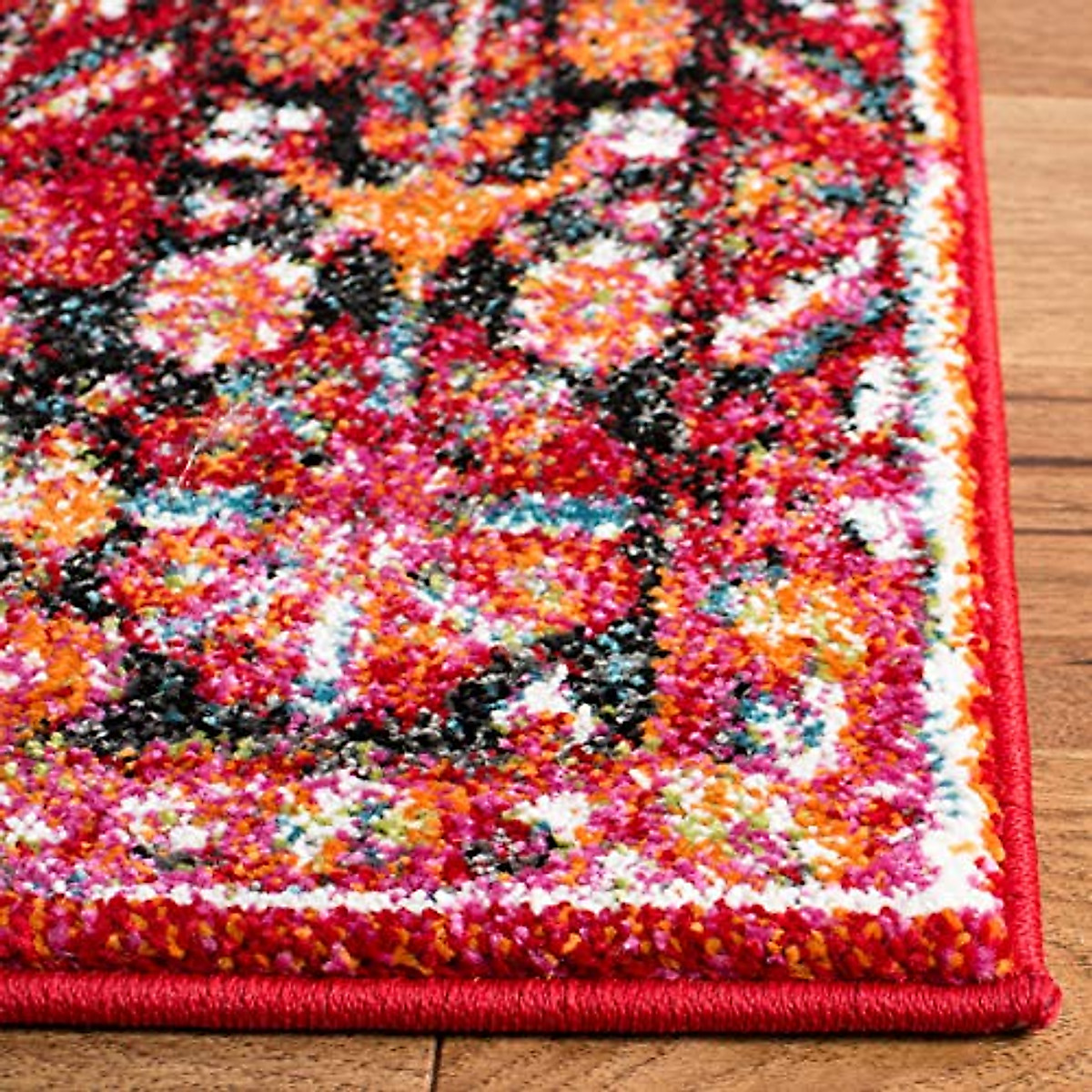 SAFAVIEH Vintage Hamadan Collection Accent Rug - 4' x 6', Red & Multi, Oriental Persian Design, Non-Shedding & Easy Care, Ideal for High Traffic Areas in Entryway, Living Room, Bedroom (VTH222A)