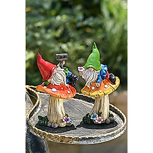 TERESA'S COLLECTIONS Garden Gnomes Statues, Lawn Ornaments, Set of 2 Outdoor Gnomes Mushrooms Statues, Funny Resin Garden Statues for Patio Yard Home Decoration 6.7 inch