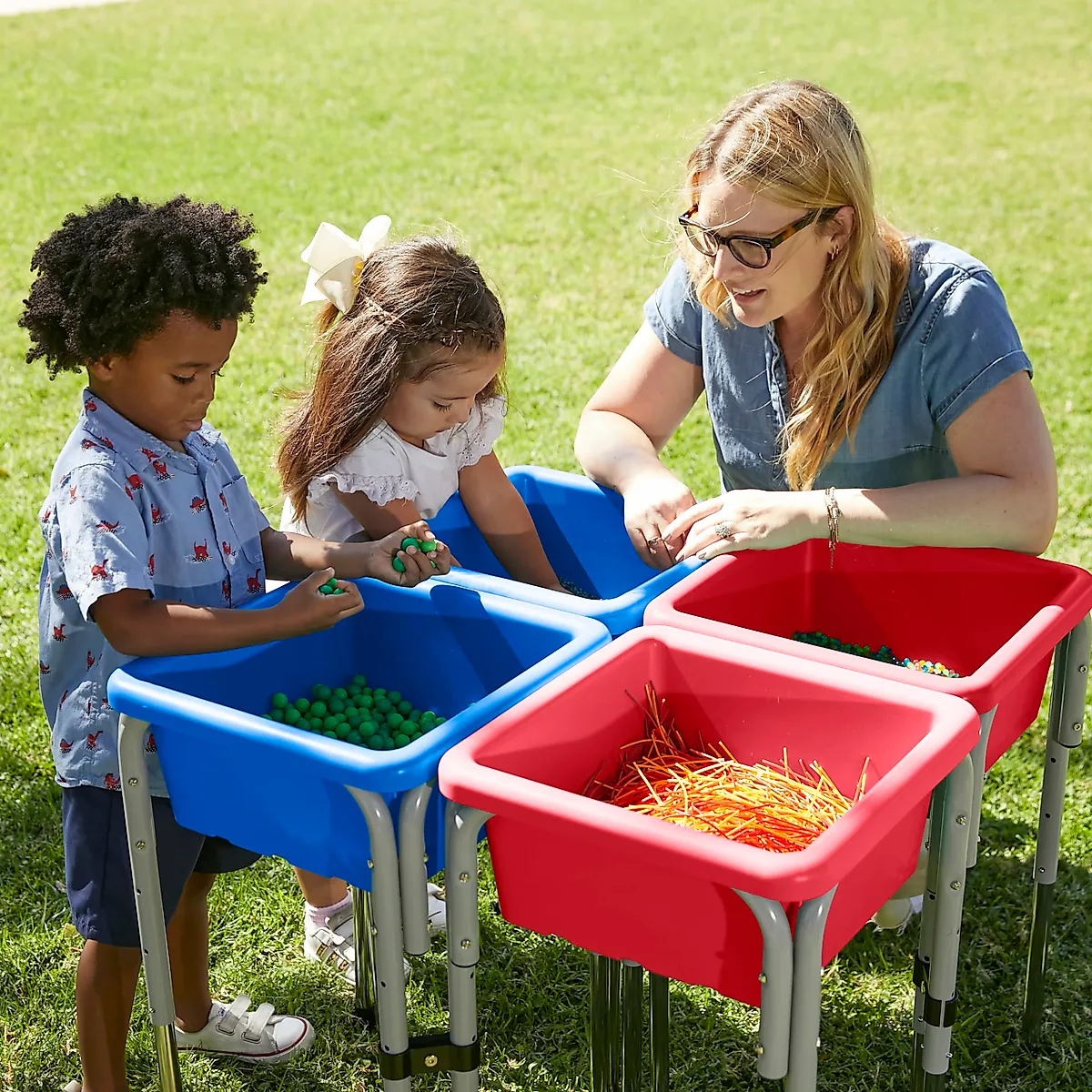 ECR4Kids 4-Station Sand and Water Adjustable Play Table, Sensory Bins, Blue/Red