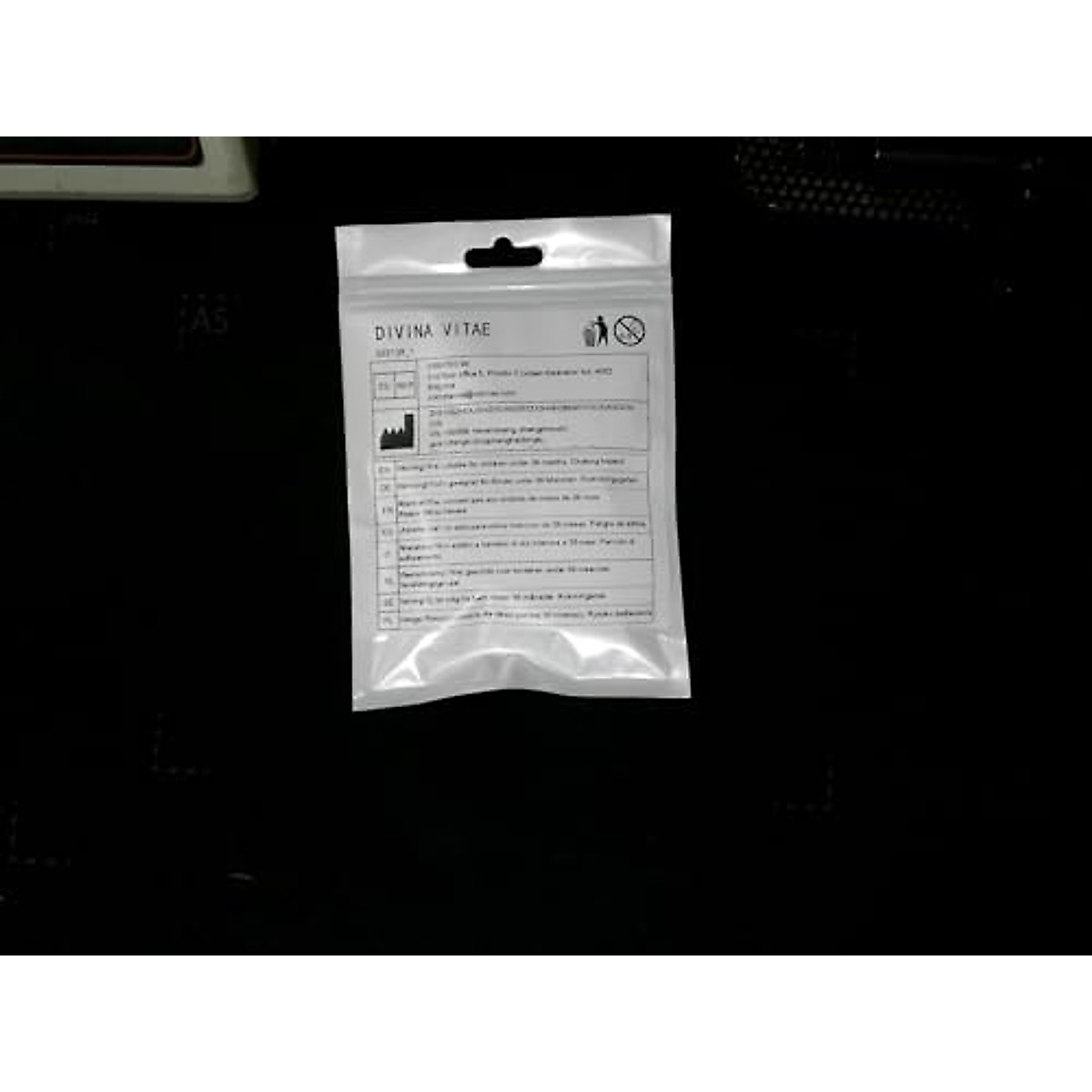 300 Pcs Wiggle Googly Eyes Glow in The Dark Sticky Googly Eyes Self Adhesive Googly Wiggle Eyes Suitable for DIY Crafts, Halloween Activities (8mm)