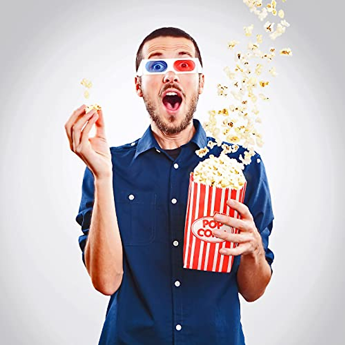 300 Pcs Popcorn Bags Popcorn Boxes Paper Red and White Movie Popcorn Bags for Carnival Movie Theme Party Supplies(3.54 x 2.36 x 8.27 Inches)