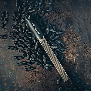 Microplane Premium Classic Series Zester Grater, 18/8, Black - Lemon Zester & Cheese Grater & Vegetable Grater - Citrus, Parmesan Cheese, Garlic, Ginger, Nutmeg, Chocolate - Stainless Steel Grater