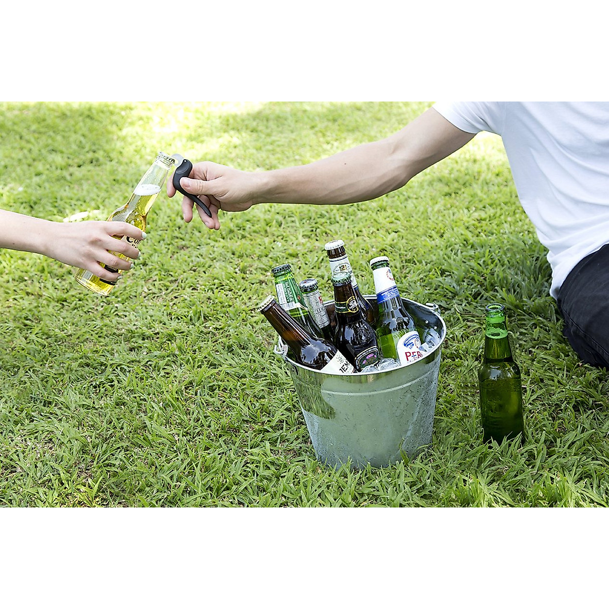 Peleg Design Beerdy, Original Bird-Shaped Bottle Opener with Magnetic Bottom, Black with Stainless Steel Beak as Metal Cap Opener and Tail Handle