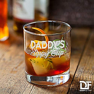 DADDY FACTORY Daddy's Sippy Cup Whiskey Glass - Funny New Dad Gifts - 10.25 oz Engraved Old Fashioned Bourbon Rocks Glass for Expecting Father, Dad Birthday Gift