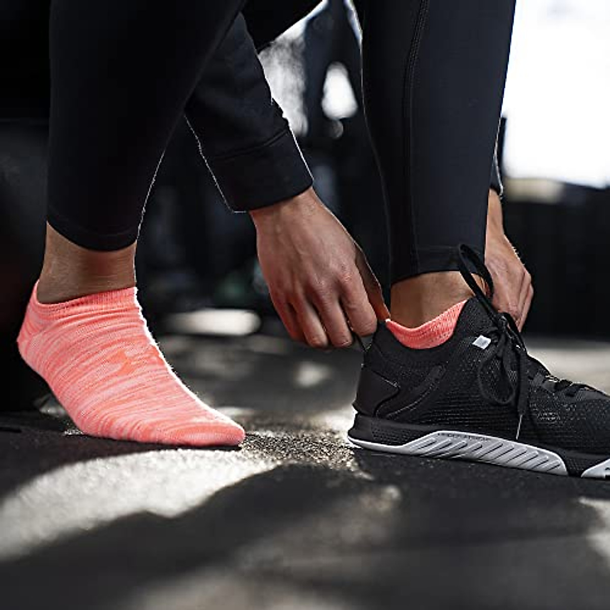 Under Armour Women's Essential 2.0 Lightweight No Show Socks, 6-Pairs, Black/White Assorted, Medium