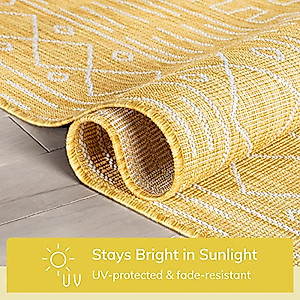 Well Woven Anze Indoor/Outdoor Tribal Pattern Yellow Area Rug (7'10" x 9'10")