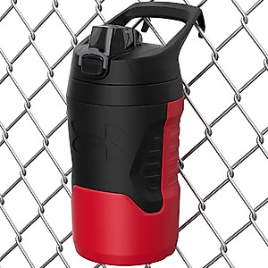 Under Armour 32 oz Insulated Water Bottles - Sports Water Jug with Handle, Fence Hook, Leak Resistant for Baseball, Football & More, 32 oz Water Bottles, Sports Water Bottle Insulated
