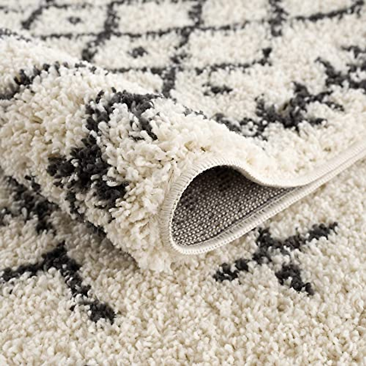 Hauteloom Berber Shag - Godalming Farmhouse Living Room Bedroom Area Rug with Tassel - Fluffy Plush High Pile Carpet - Soft Shaggy Rug, Moroccan Trellis - White, Beige, Cream, Black - 5'3" x 7'3"