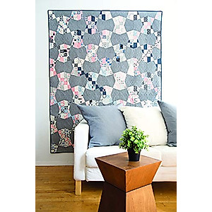 Charm School―18 Quilts from 5" Squares: A Beginner's Guide
