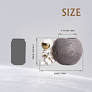 Kimdio Pen Holder, Astronaut Stand for Desk Pencil Holder, Resin Desk Organizer Decorative Accessories Ideal Gift for Office, Classroom, Home