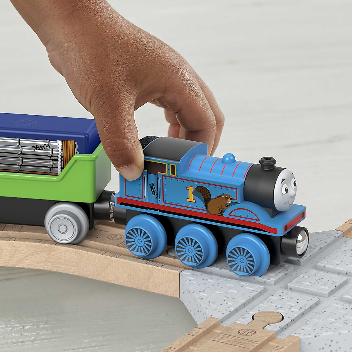 Thomas & Friends Wooden Railway Toy Train Set Figure 8 Track Pack with Thomas Wood Engine for Preschool Kids Ages 3+ Years (Amazon Exclusive)
