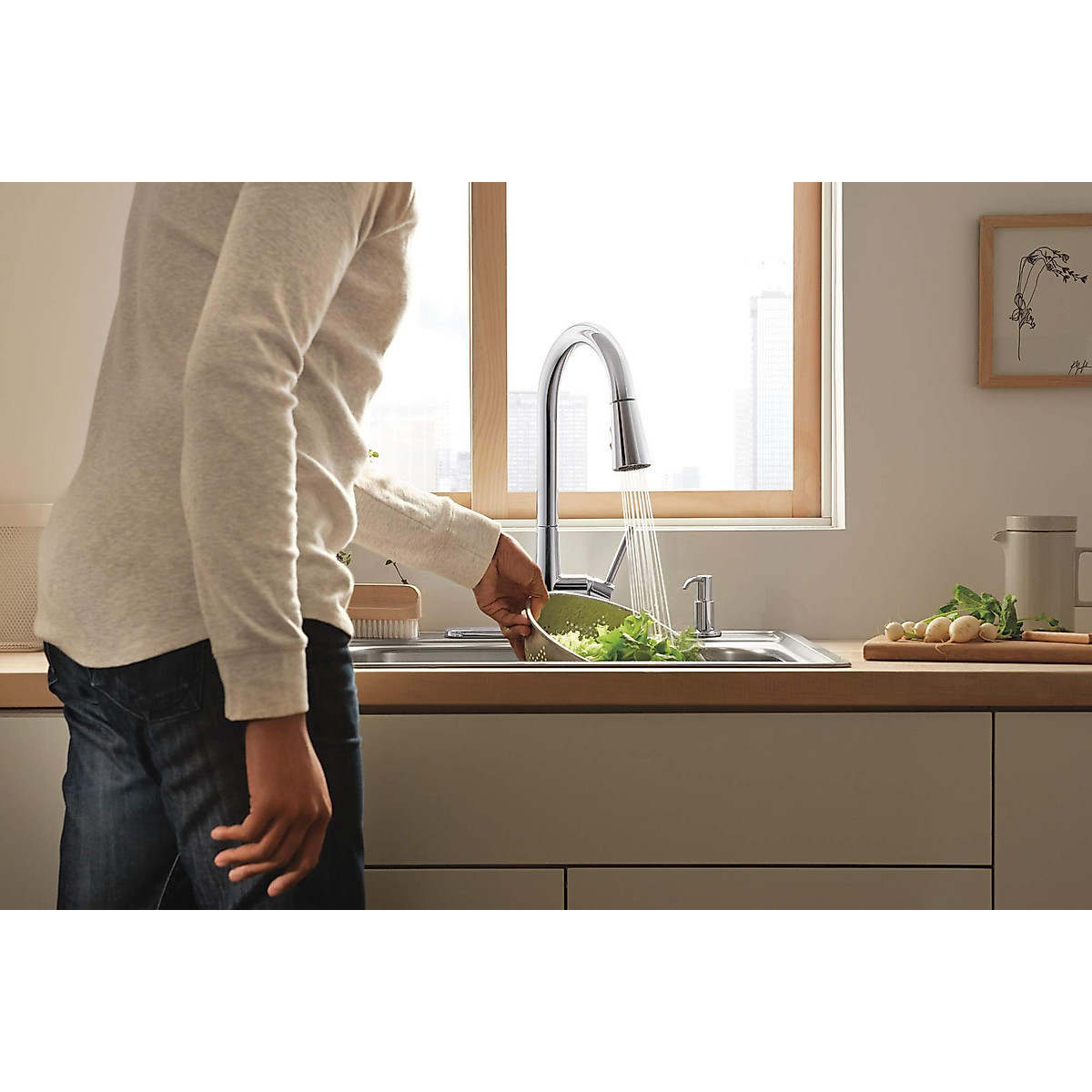 Peerless P7947LF Precept Pull-Down, 1.5 GPM Flow Rate, Chrome