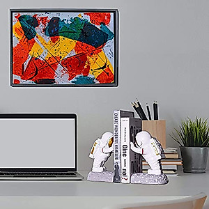 Joyvano Astronaut Bookends - Book Ends to Hold Books - Space Decor Bookends for Kids Rooms - Bookends for Heavy Books - Unique Book Holders with Anti-Slip Base (Gold)