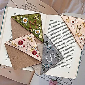Personalized Hand Embroidered Corner Bookmark, 26 Letters Felt Triangle Corner Page Bookmark,Handmade Stitched Book Marker Bookmarks for Book Lovers Meaningful Gifts