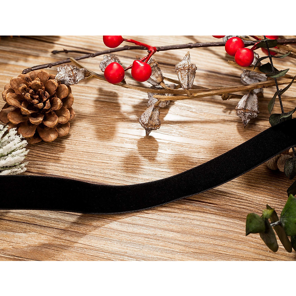 AnalysisyLove Gothic Black Velvet Choker Necklace for Women, Valentines Day Birthday Gifts, Halloween Cosplay Jewelry