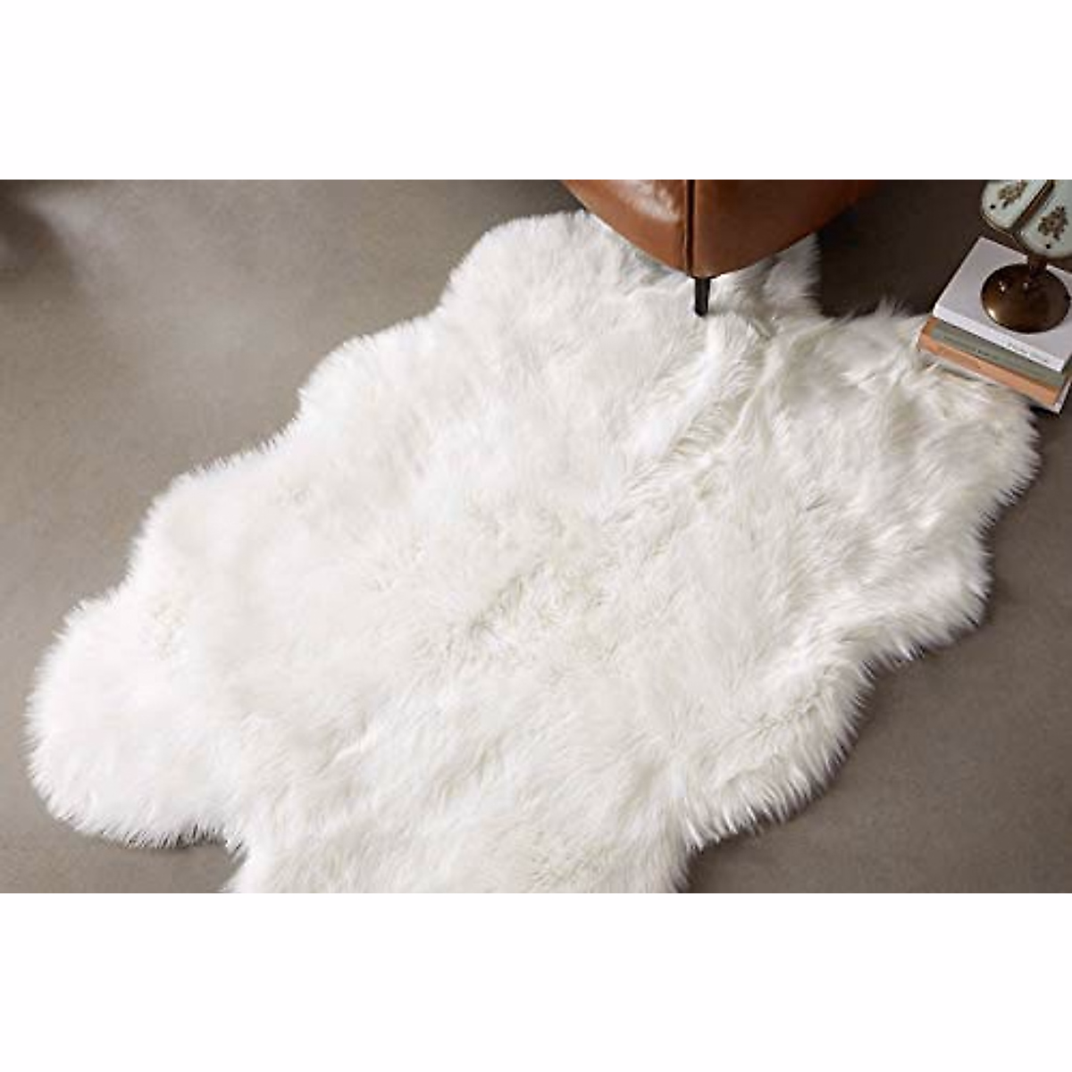 LEEVAN Faux Fur Sheepskin Shaggy Rug Silky Super Soft Area Rug Plush Fluffy Chair Cover Seat Floor Mat Carpet Luxurious Comfort Accent Home Decor for Living Room Kid’s Room (4ft x 6 ft, White)