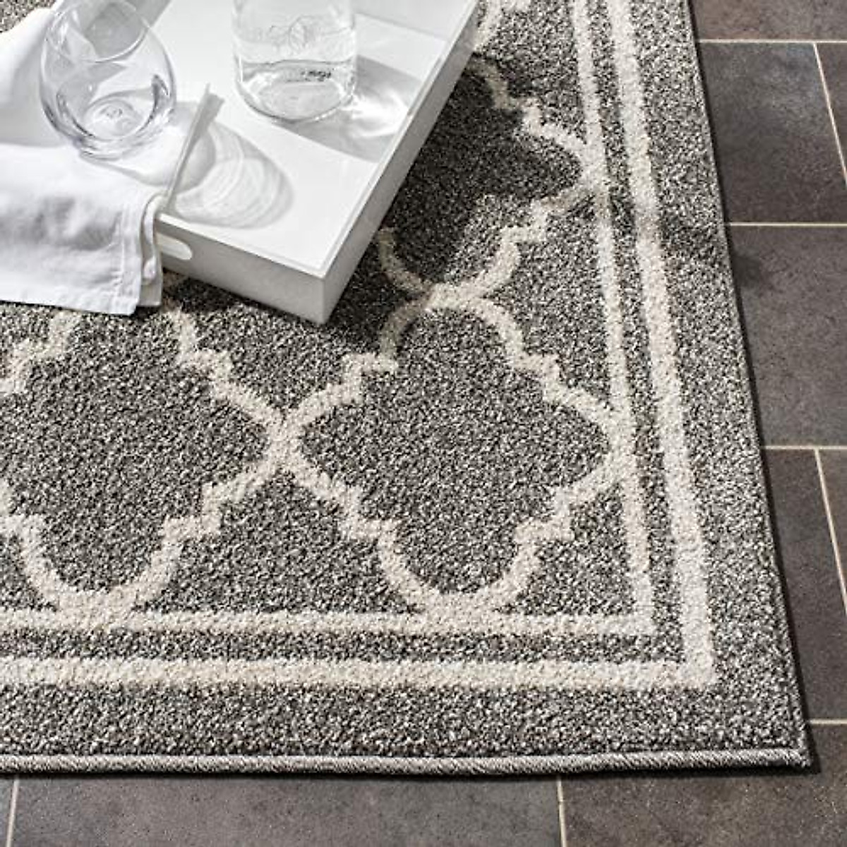 SAFAVIEH Amherst Collection Accent Rug - 2'6" x 4', Dark Grey & Beige, Moroccan Trellis Design, Non-Shedding & Easy Care, Ideal for High Traffic Areas in Entryway, Living Room, Bedroom (AMT422R)