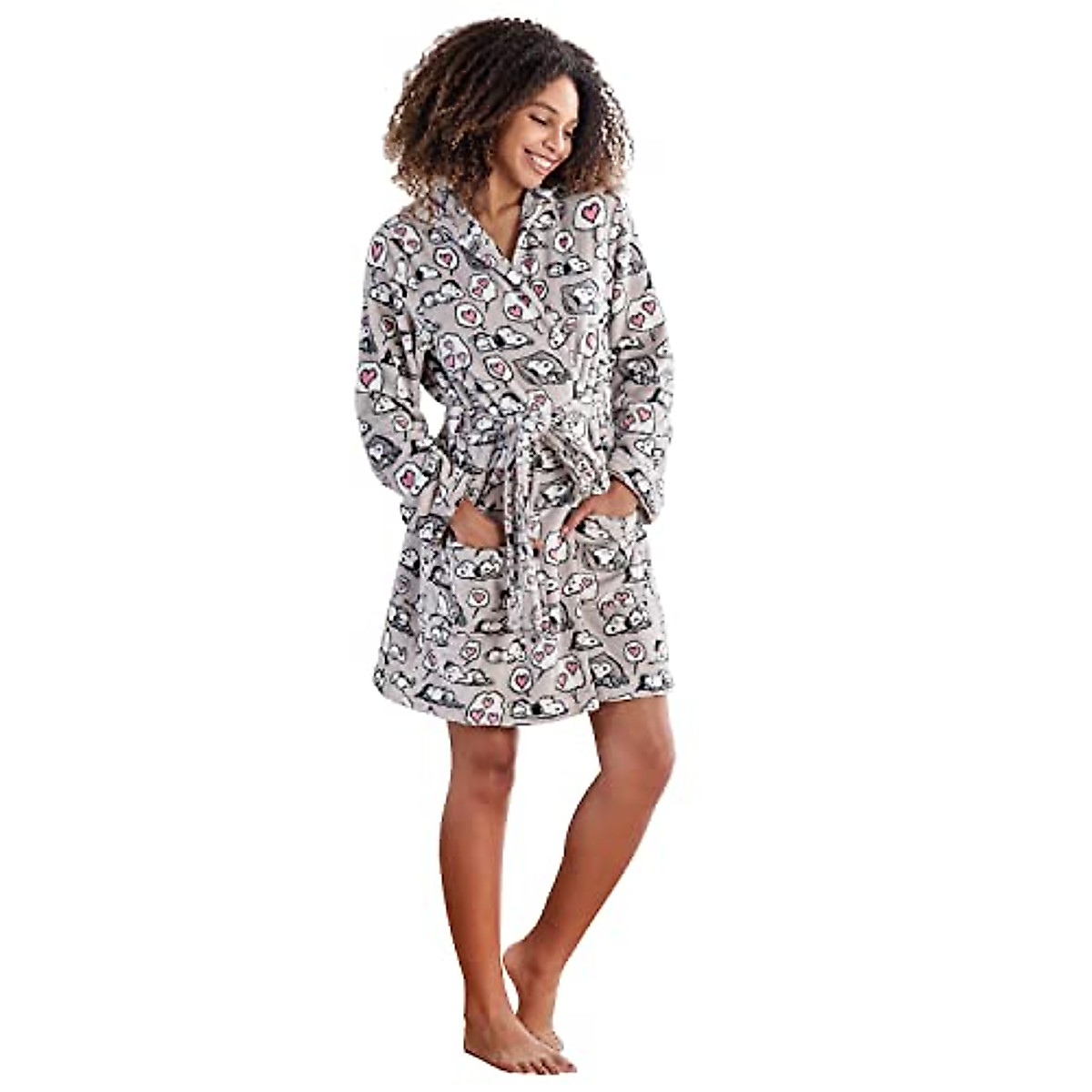 Berkshire Peanuts® Women's Lightweight Short Robes,VelvetLoft® Snoopy Cute Character Bathrobes(Large Peanuts Snoopy Sleeps hearts Grey,Large)