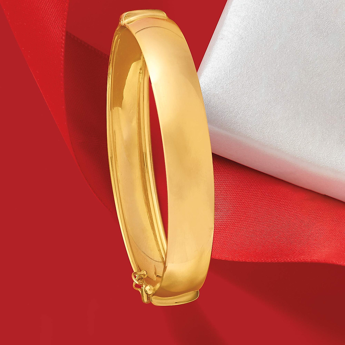 Ross-Simons Italian 14kt Yellow Gold Bangle Bracelet. 7 inches