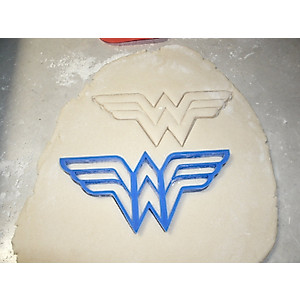 WOMAN SUPERHERO W DETAILED COOKIE CUTTER BAKING TOOL USA PR511