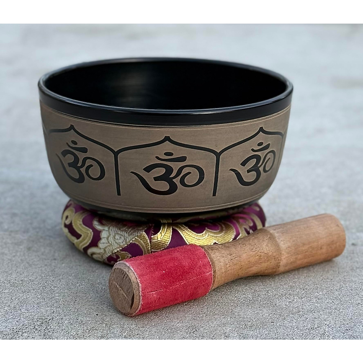 DharmaObjects Yoga Meditation 6 Inches OM Mantra Singing Bowl/Pad/Mallet Gift Set (Black)