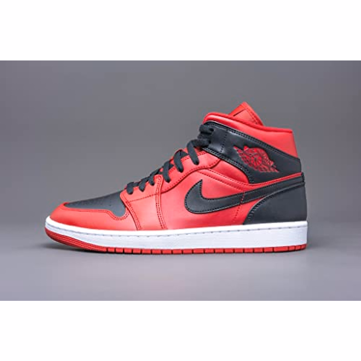 Jordan Mens 1 Mid 554724 660 Reverse Bred - Size 10