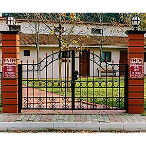 Halloween Metal Signs No Trespassing We're Tired of Hiding the Bodies Metal Sign Retro Fashion Chic Funny Metal Tin Sign for Halloween Decorations