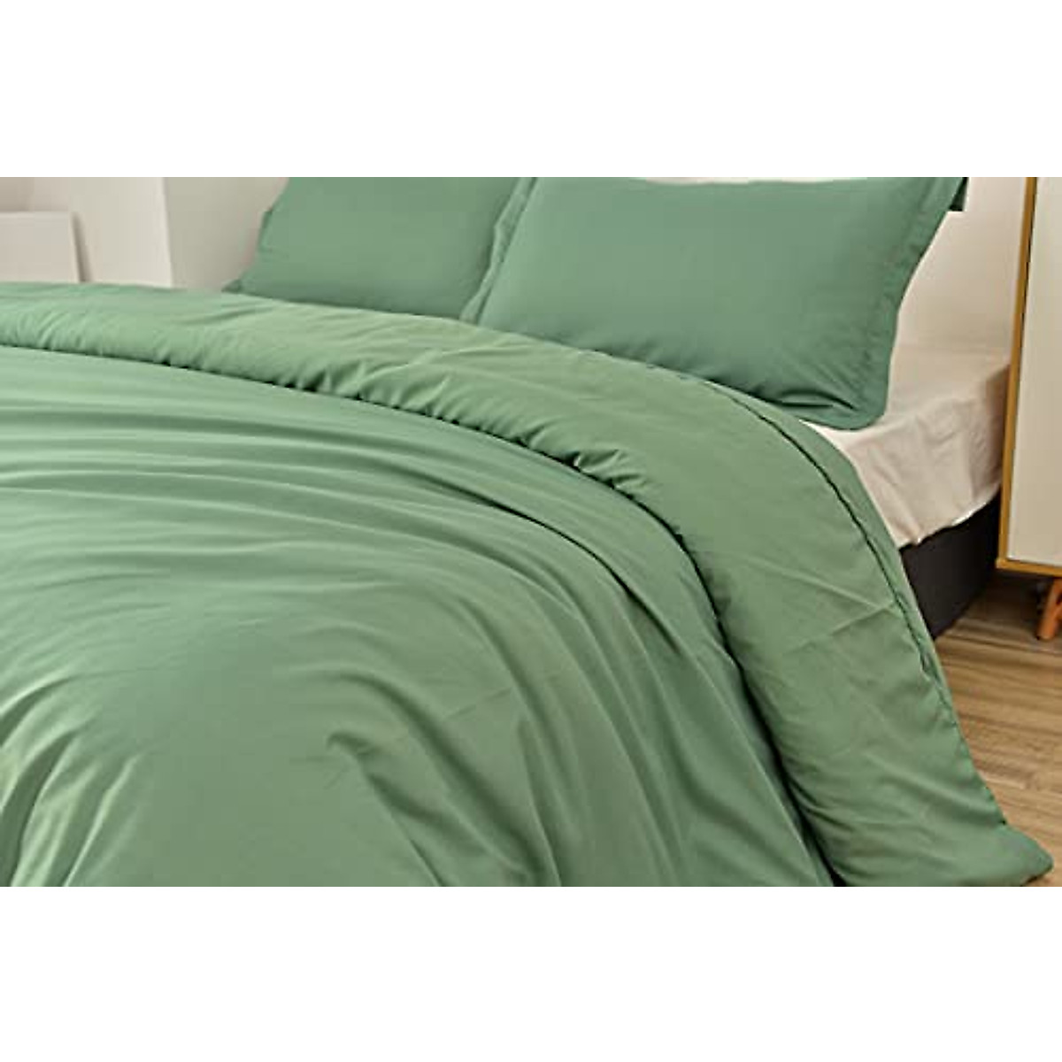 Colourful Snail Duvet Cover 2 Piece Set, Ultra Soft Double Brushed Microfiber Comforter Cover with Zipper Closure and Corner Ties, Twin, Green