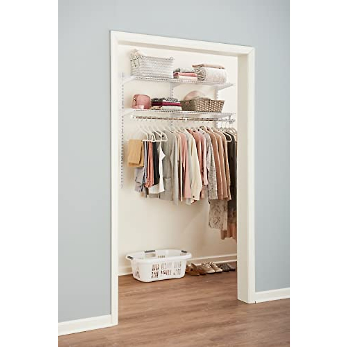 Rubbermaid Configurations Classic Closet Kit, White, 3-6 Ft., Wire Shelving Kit with Expandable Shelving and Telescoping Rods, Custom Closet Organization System, Easy Installation