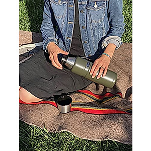 THERMOS Stainless King Vacuum-Insulated Beverage Bottle, 40 Ounce, Midnight Blue