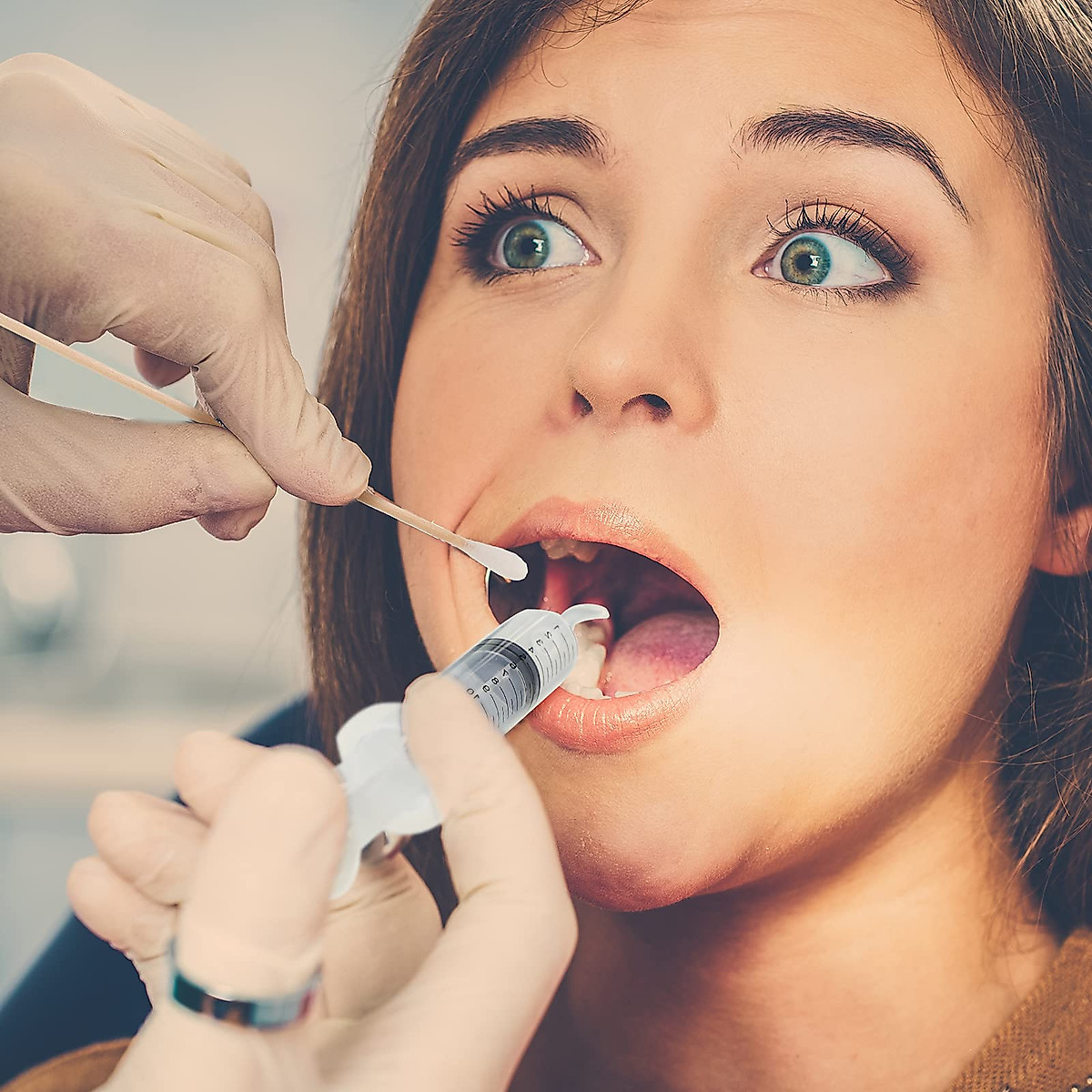 Tonsil Stone Removal Set Includes 4 Stainless Steel Tonsil Stone Removal Tools and 100 Long Swabs with 1 Curved Irrigator Syringe to Get Rid of Bad Breath