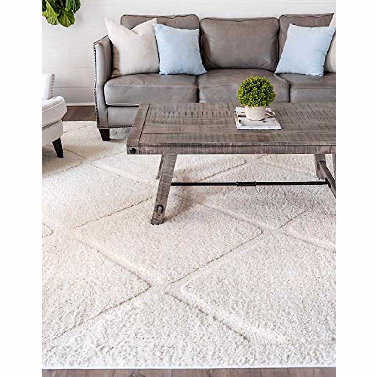 Rugs.com Lattice Shag Collection Rug – 5' x 8' Ivory Shag Rug Perfect for Living Rooms, Large Dining Rooms, Open Floorplans