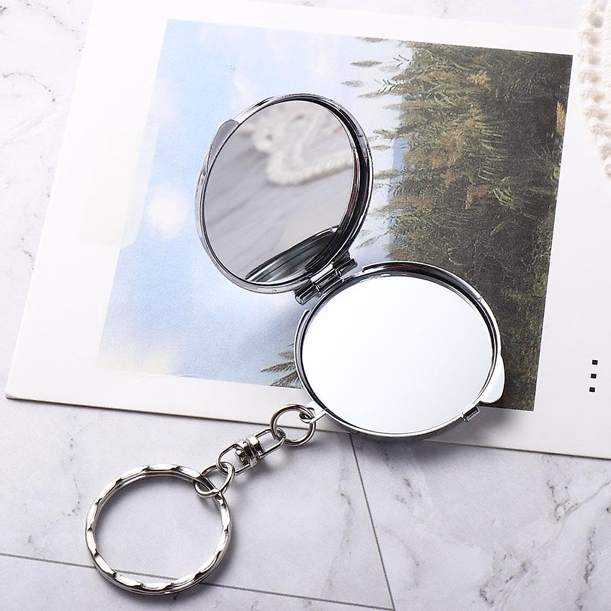 Metal Portable Folding Mirror Key Chain Round Square Heart Shape Cosmetic Mirror Compact Travel Pocket Mirror with Key Ring Keychain(Circular)