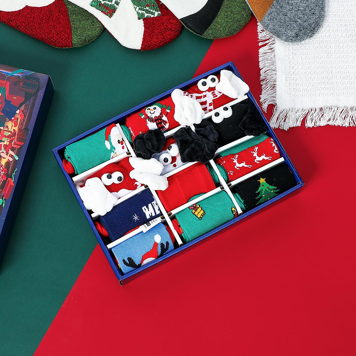 Loozykit Christmas Socks Advent Calendar 2024, 12 Days of Christmas Advent Calendar, Includes 4 Hand Holding Magnetic Socks and 8 Christmas Socks, Xmas Gifts for Adult Men Women