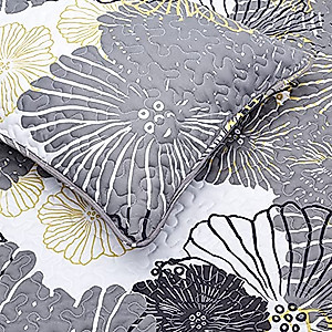 Amazon Basics Lightweight Reversible Microfiber 2-Piece Quilt Set - Twin, Gray Floral