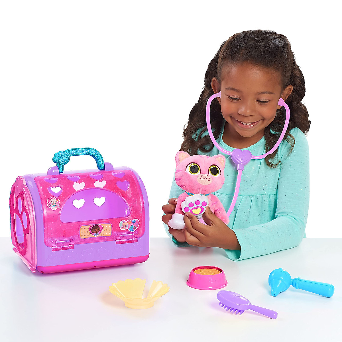 Just Play Disney Junior Doc McStuffins On-the-Go Pet Carrier and Accessories – Whispers, 5.5-inch Plushie, Kids Toys for Ages 3 Up
