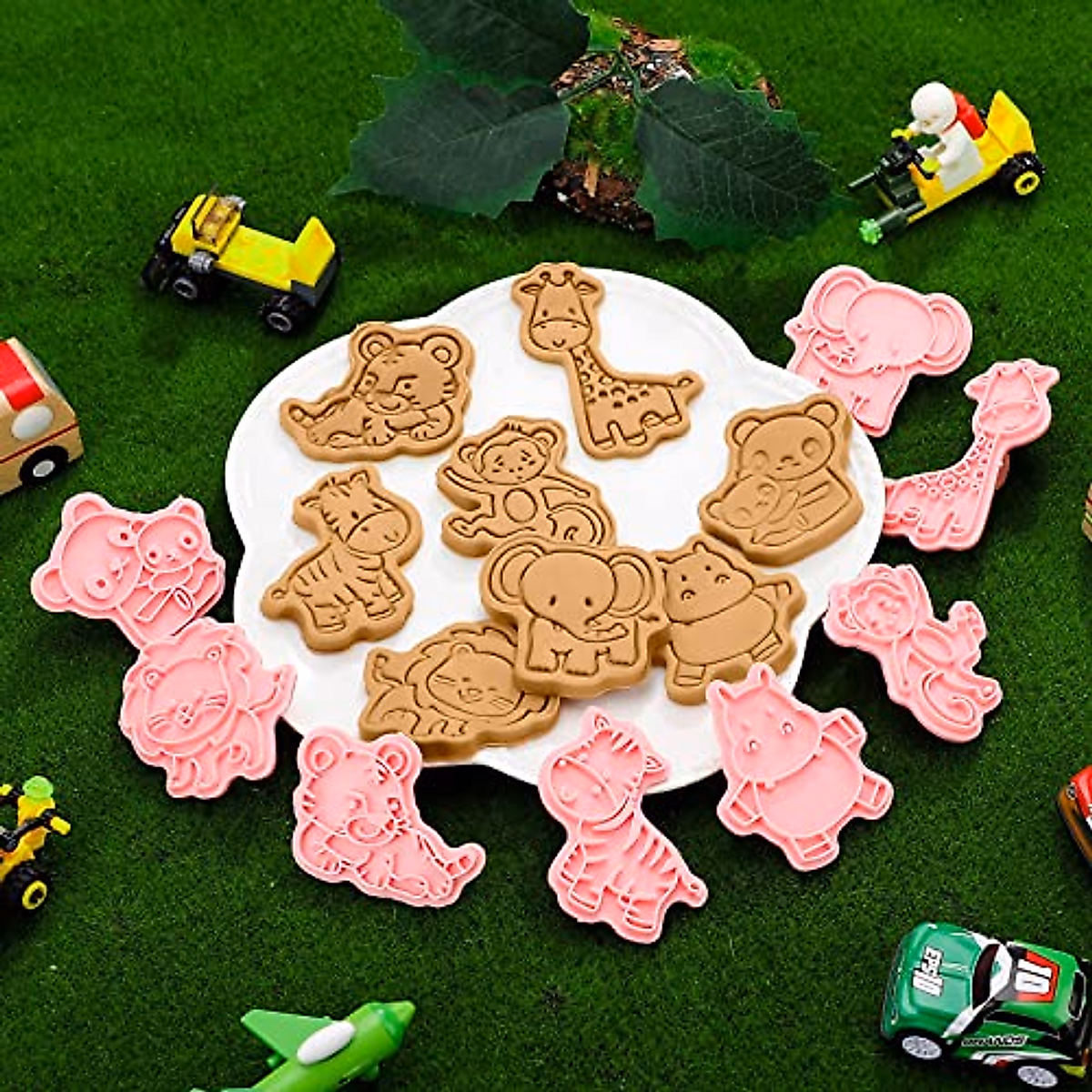 8 Pieces Animal Cookie Cutters with Plunger Stamps Set 3D Animals Lion Cookie Cutters Plastic Cookie Cutter Animal Cracker Cookie Cutters Cookie Stamps for Kids Baking Supplies