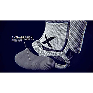 2XU Womens Vectr Full Length Socks, Titanium/Black, 7-8 US