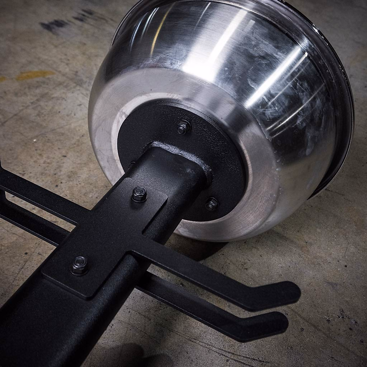 GRIND FITNESS Portable Chalk Bowl with Locking Caster Wheels and Accessory Holder