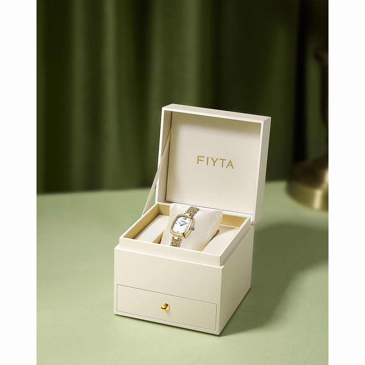 FIYTA Small Gold Watch Series Women's Watch, Rectangular Case, Adjustable Stainless Steel Bracelet, Wrapped by Stylish Gift Box, Elegant Present Watch for Women