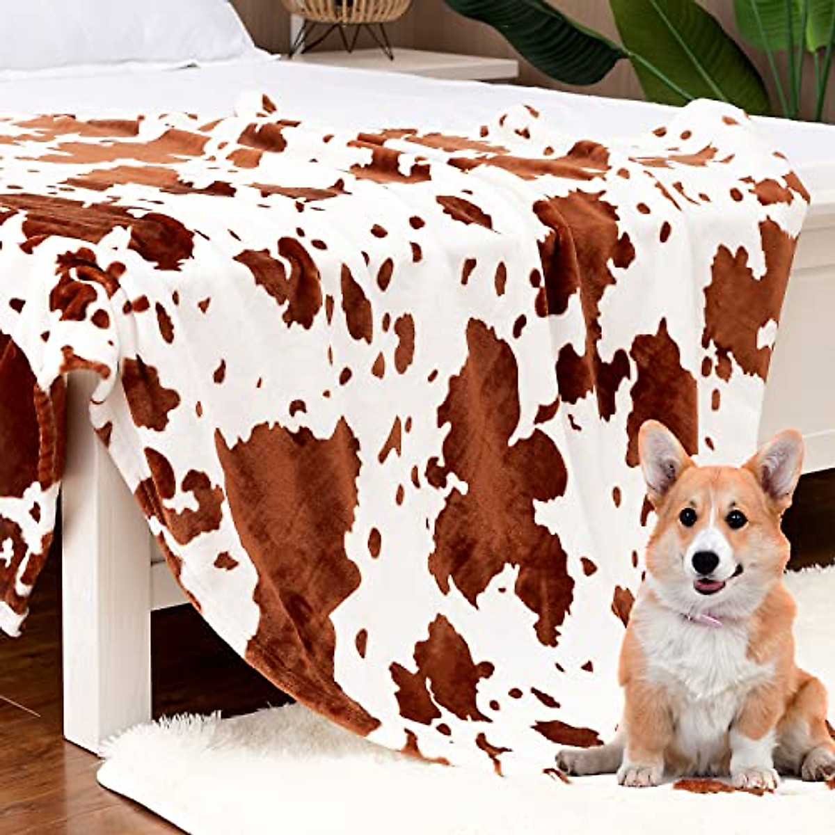 LAGHCAT Cow Blanket, 50"x60" Super Soft Flannel Cow Throw Blanket for Kids Adults, Suitable for Room Decor, Lightweight Travel Blanket, Cozy Plush Can Keep You Warm All The Time.