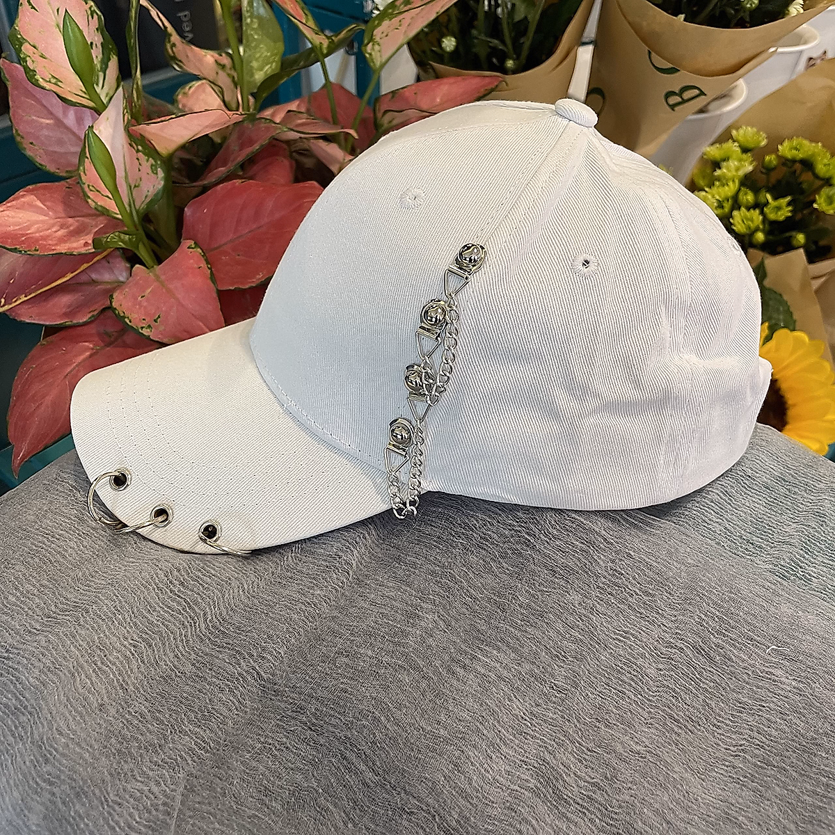 iZOA Caps and Hats for Men and Women Ring and Chain Decored Casual Adjustable Unisex Baseball Caps Ball Caps