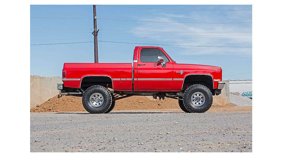 Rough Country 4" Lift Kit for 77-87 Chevy/GMC C10