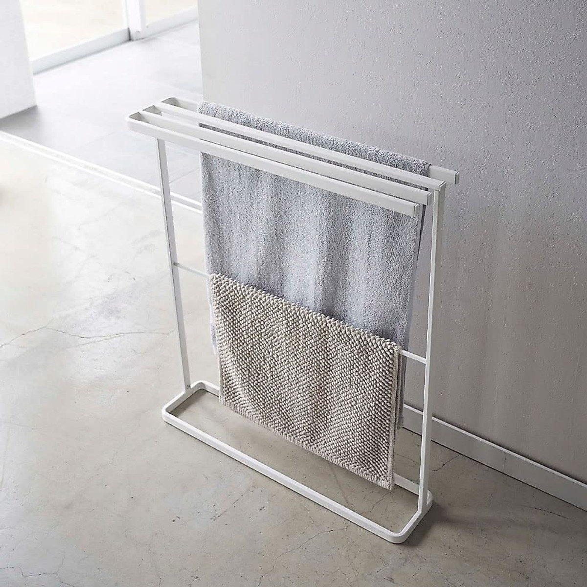 Yamazaki 5576 Bath Towel Hanger, Can be hung from the Side, Slim, White, Approx. W 25.6 x D 5.9 x H 29.5 inches (65 x 15 x 75 cm), Tower Tower, Towel Hanger, Clothes Drying