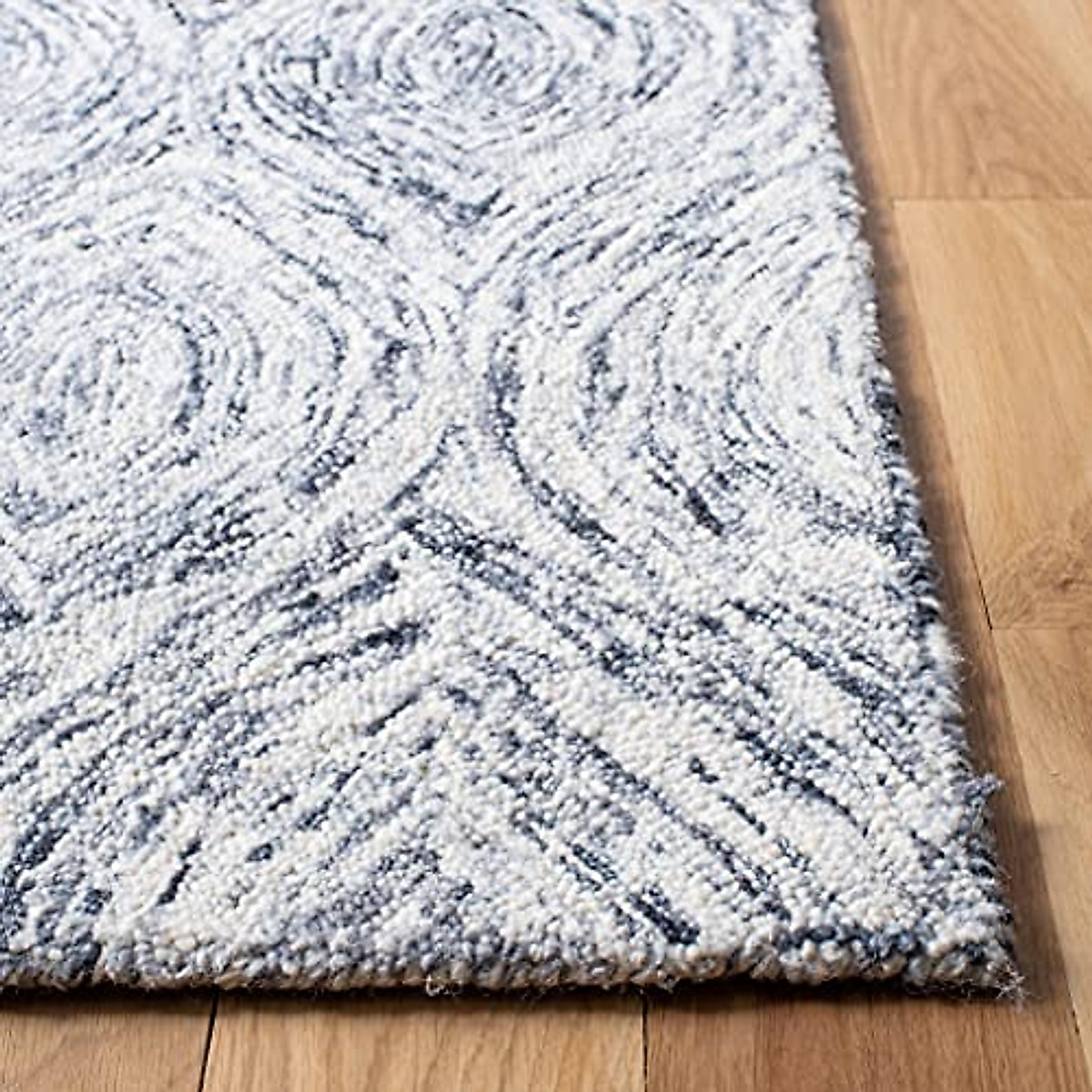 SAFAVIEH Ikat Collection Area Rug - 8' x 10', Silver & Grey, Handmade Wool, Ideal for High Traffic Areas in Living Room, Bedroom (IKT631G)