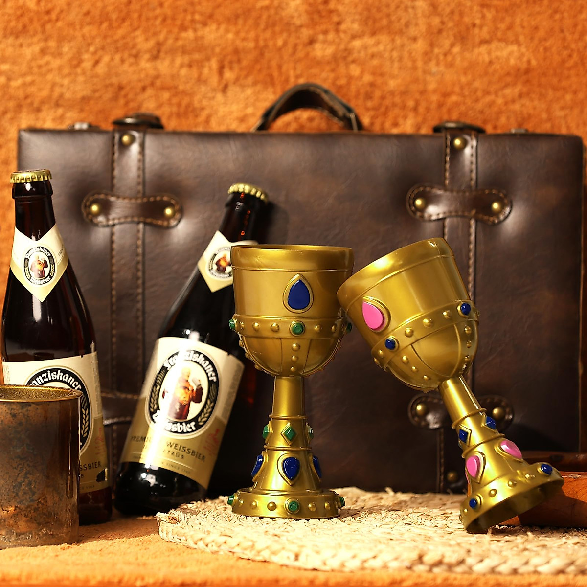 ZHURUININ 4 Pcs Medieval Molded Crown Goblets 8 oz Gold Jeweled Plastic Chalice King Queen Party Goblets Medieval Party Decorations for Carnival Party Drinking Decor Supplies (4)