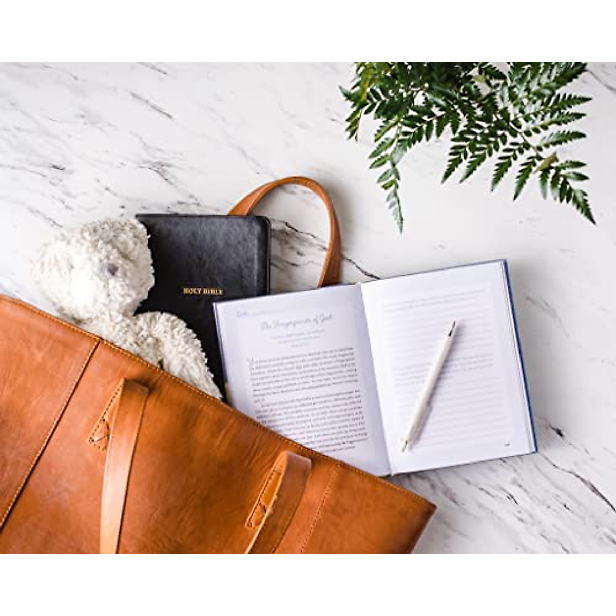 Waiting in Wonder: Growing in Faith While You're Expecting